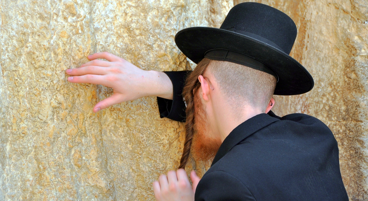 Ruotsi: Vasemmistopoliitikkoa vaaditaan eroamaan juutalaisvastaisuuden ...